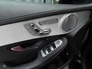 Black Mercedes-Benz GLC 300 2021 in Vilnius, with an engine capacity of 1.95 L and mileage of 156 thousand km for 35900 €, photo 23 on AUTOMOTO.COM.LV