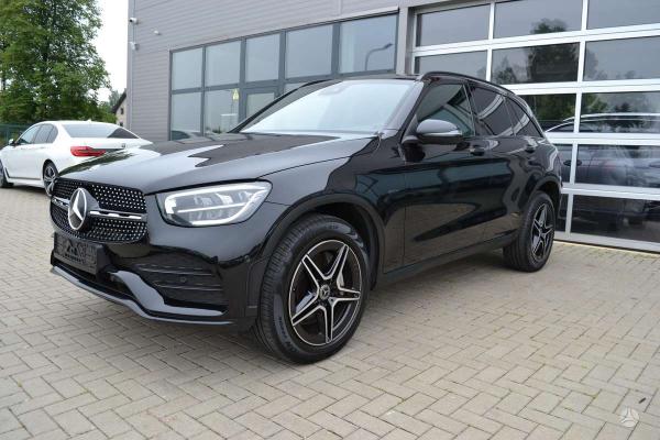 Black Mercedes-Benz GLC 300 2021 in Vilnius, with an engine capacity of 1.95 L and mileage of 169 thousand km for 30000 €, photo 1 on AUTOMOTO.COM.LV