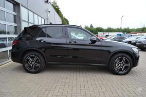 Black Mercedes-Benz GLC 300 2021 in Vilnius, with an engine capacity of 1.95 L and mileage of 169 thousand km for 30000 €, photo 6 on AUTOMOTO.COM.LV