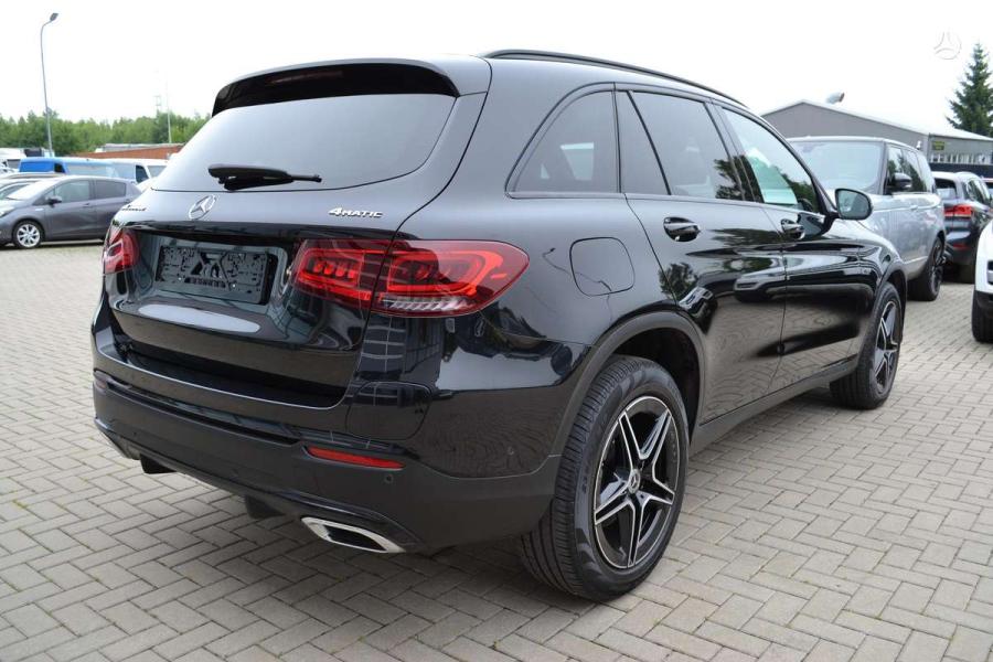 Black Mercedes-Benz GLC 300 2021 in Vilnius, with an engine capacity of 1.95 L and mileage of 169 thousand km for 30000 €, photo 8 on AUTOMOTO.COM.LV