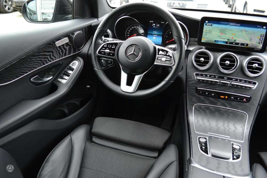 Black Mercedes-Benz GLC 300 2021 in Vilnius, with an engine capacity of 1.95 L and mileage of 169 thousand km for 30000 €, photo 14 on AUTOMOTO.COM.LV