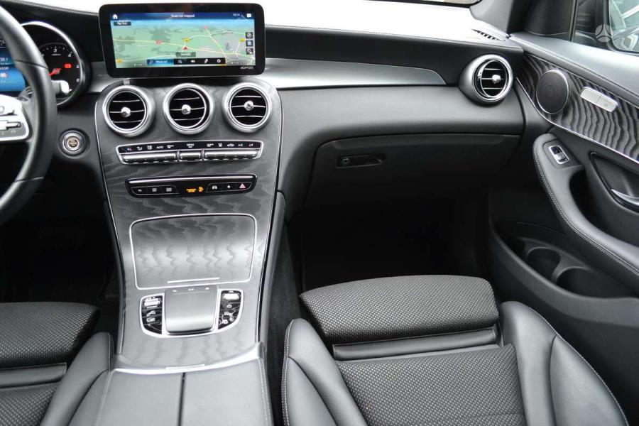 Black Mercedes-Benz GLC 300 2021 in Vilnius, with an engine capacity of 1.95 L and mileage of 169 thousand km for 30000 €, photo 16 on AUTOMOTO.COM.LV