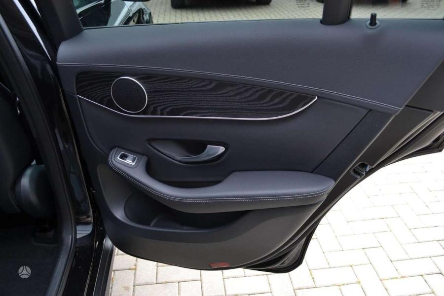 Black Mercedes-Benz GLC 300 2021 in Vilnius, with an engine capacity of 1.95 L and mileage of 169 thousand km for 30000 €, photo 22 on AUTOMOTO.COM.LV