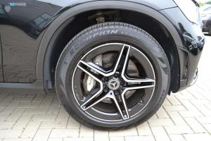 Black Mercedes-Benz GLC 300 2021 in Vilnius, with an engine capacity of 1.95 L and mileage of 169 thousand km for 30000 €, photo 31 on AUTOMOTO.COM.LV