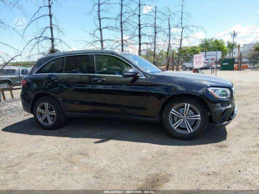 Black Mercedes-Benz GLC 300 2021 in Klaipeda, with an engine capacity of 2.00 L and mileage of 76 thousand km for 14200 €, photo 4 on AUTOMOTO.COM.LV