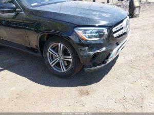 Black Mercedes-Benz GLC 300 2021 in Klaipeda, with an engine capacity of 2.00 L and mileage of 76 thousand km for 14200 €, photo 6 on AUTOMOTO.COM.LV