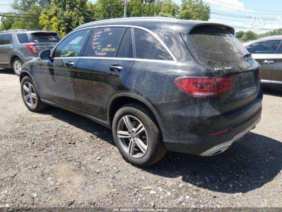 Black Mercedes-Benz GLC 300 2021 in Klaipeda, with an engine capacity of 2.00 L and mileage of 76 thousand km for 14200 €, photo 17 on AUTOMOTO.COM.LV