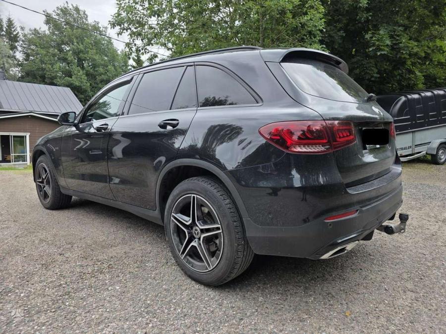 Melns Mercedes-Benz GLC 300 2021 Kauņa, ar dzinēja tilpumu 1.95 L un nobraukumu 186 tūkst. km par 26000 €, foto 6 vietnē AUTOMOTO.COM.LV