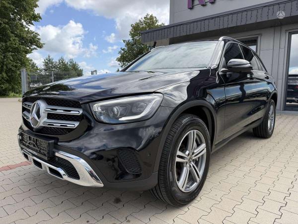 Melns Mercedes-Benz GLC 300 2021 Šauļi, ar dzinēja tilpumu 1.95 L un nobraukumu 105 tūkst. km par 33990 €, foto 5 vietnē AUTOMOTO.COM.LV