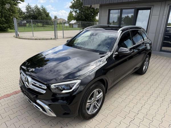 Melns Mercedes-Benz GLC 300 2021 Šauļi, ar dzinēja tilpumu 1.95 L un nobraukumu 105 tūkst. km par 33990 €, foto 6 vietnē AUTOMOTO.COM.LV
