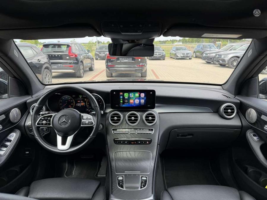 Черный Мерседес GLC 300 2021 в Шяуляй, объемом двигателя 1.95 л и пробегом 105 тыс. км за 33990 €, фото 16 на AUTOMOTO.COM.LV