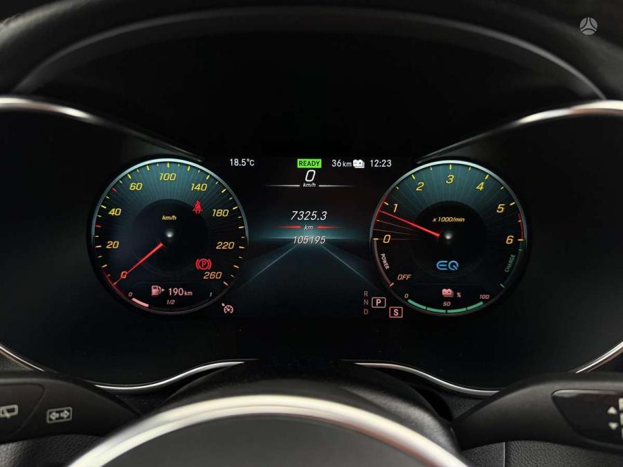 Черный Мерседес GLC 300 2021 в Шяуляй, объемом двигателя 1.95 л и пробегом 105 тыс. км за 33990 €, фото 28 на AUTOMOTO.COM.LV