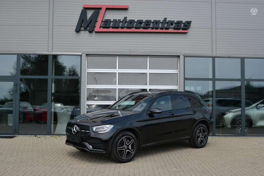 Melns Mercedes-Benz GLC 300 2021 Viļņa, ar dzinēja tilpumu 1.95 L un nobraukumu 169 tūkst. km par 30000 €, foto 1 vietnē AUTOMOTO.COM.LV