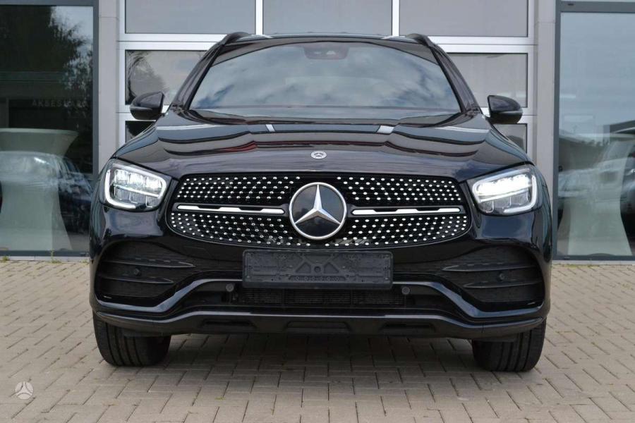 Melns Mercedes-Benz GLC 300 2021 Viļņa, ar dzinēja tilpumu 1.95 L un nobraukumu 169 tūkst. km par 30000 €, foto 5 vietnē AUTOMOTO.COM.LV