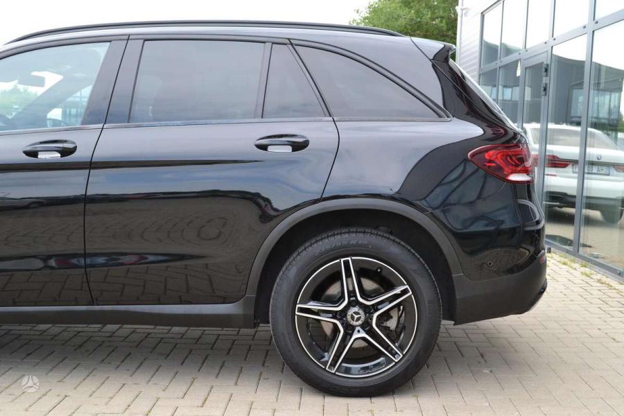 Melns Mercedes-Benz GLC 300 2021 Viļņa, ar dzinēja tilpumu 1.95 L un nobraukumu 169 tūkst. km par 30000 €, foto 13 vietnē AUTOMOTO.COM.LV