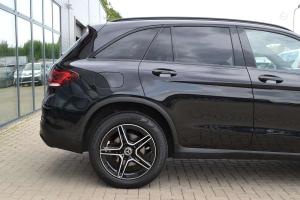 Melns Mercedes-Benz GLC 300 2021 Viļņa, ar dzinēja tilpumu 1.95 L un nobraukumu 169 tūkst. km par 30000 €, foto 16 vietnē AUTOMOTO.COM.LV