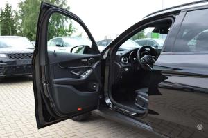 Melns Mercedes-Benz GLC 300 2021 Viļņa, ar dzinēja tilpumu 1.95 L un nobraukumu 169 tūkst. km par 30000 €, foto 24 vietnē AUTOMOTO.COM.LV