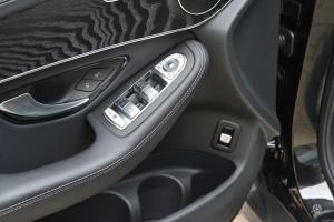 Melns Mercedes-Benz GLC 300 2021 Viļņa, ar dzinēja tilpumu 1.95 L un nobraukumu 169 tūkst. km par 30000 €, foto 26 vietnē AUTOMOTO.COM.LV