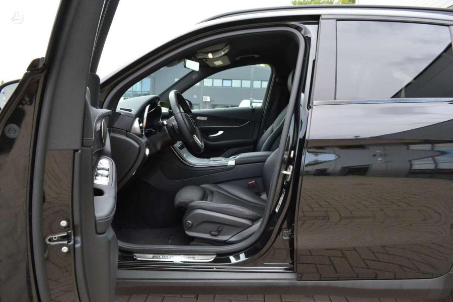 Melns Mercedes-Benz GLC 300 2021 Viļņa, ar dzinēja tilpumu 1.95 L un nobraukumu 169 tūkst. km par 30000 €, foto 30 vietnē AUTOMOTO.COM.LV