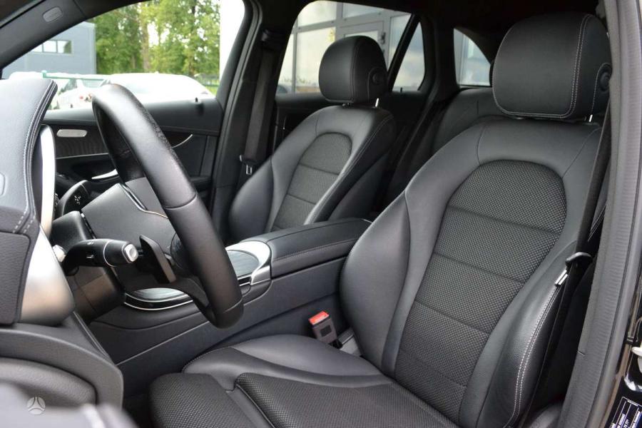 Melns Mercedes-Benz GLC 300 2021 Viļņa, ar dzinēja tilpumu 1.95 L un nobraukumu 169 tūkst. km par 30000 €, foto 31 vietnē AUTOMOTO.COM.LV