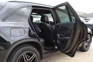 Melns Mercedes-Benz GLC 300 2021 Viļņa, ar dzinēja tilpumu 1.95 L un nobraukumu 169 tūkst. km par 30000 €, foto 35 vietnē AUTOMOTO.COM.LV