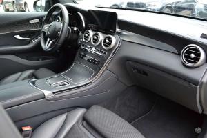 Melns Mercedes-Benz GLC 300 2021 Viļņa, ar dzinēja tilpumu 1.95 L un nobraukumu 169 tūkst. km par 30000 €, foto 39 vietnē AUTOMOTO.COM.LV