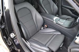 Melns Mercedes-Benz GLC 300 2021 Viļņa, ar dzinēja tilpumu 1.95 L un nobraukumu 169 tūkst. km par 30000 €, foto 40 vietnē AUTOMOTO.COM.LV