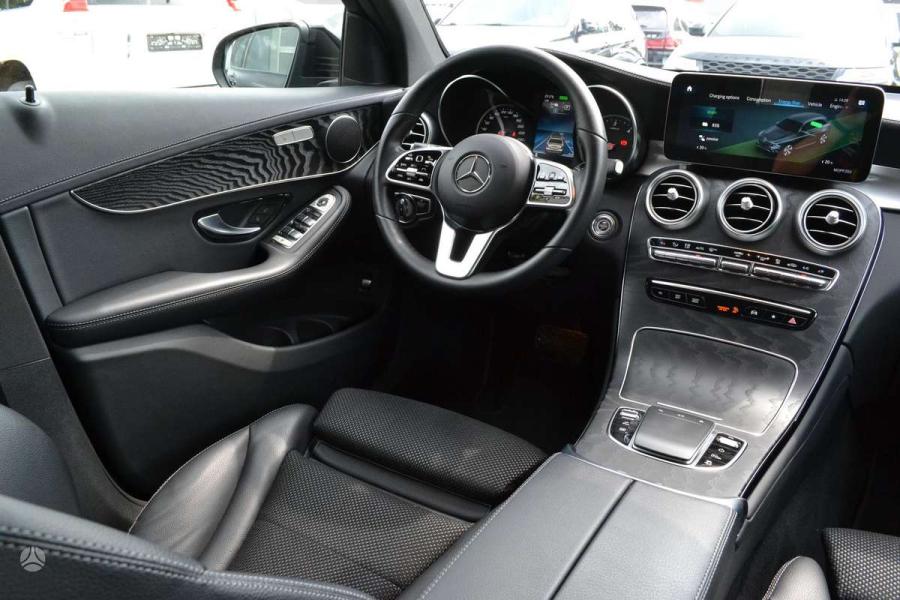 Melns Mercedes-Benz GLC 300 2021 Viļņa, ar dzinēja tilpumu 1.95 L un nobraukumu 169 tūkst. km par 30000 €, foto 41 vietnē AUTOMOTO.COM.LV