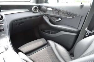 Melns Mercedes-Benz GLC 300 2021 Viļņa, ar dzinēja tilpumu 1.95 L un nobraukumu 169 tūkst. km par 30000 €, foto 43 vietnē AUTOMOTO.COM.LV