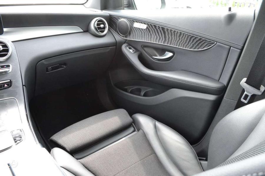 Melns Mercedes-Benz GLC 300 2021 Viļņa, ar dzinēja tilpumu 1.95 L un nobraukumu 169 tūkst. km par 30000 €, foto 43 vietnē AUTOMOTO.COM.LV
