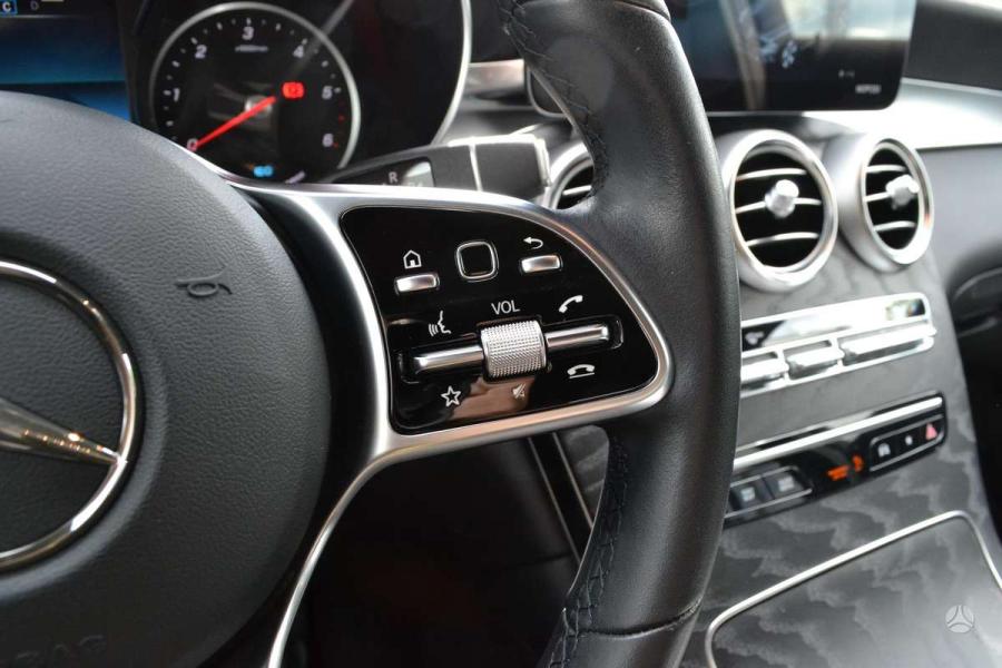 Melns Mercedes-Benz GLC 300 2021 Viļņa, ar dzinēja tilpumu 1.95 L un nobraukumu 169 tūkst. km par 30000 €, foto 46 vietnē AUTOMOTO.COM.LV