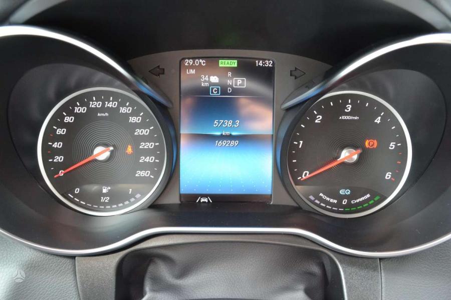 Melns Mercedes-Benz GLC 300 2021 Viļņa, ar dzinēja tilpumu 1.95 L un nobraukumu 169 tūkst. km par 30000 €, foto 47 vietnē AUTOMOTO.COM.LV