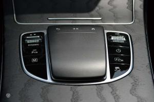 Melns Mercedes-Benz GLC 300 2021 Viļņa, ar dzinēja tilpumu 1.95 L un nobraukumu 169 tūkst. km par 30000 €, foto 50 vietnē AUTOMOTO.COM.LV