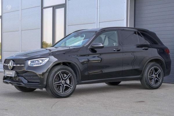 Melns Mercedes-Benz GLC 300 2021 Kauņa, ar dzinēja tilpumu 1.95 L un nobraukumu 187 tūkst. km par 28499 €, foto 7 vietnē AUTOMOTO.COM.LV