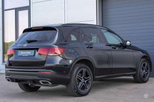 Black Mercedes-Benz GLC 300 2021 in Kaunas, with an engine capacity of 1.95 L and mileage of 187 thousand km for 28499 €, photo 12 on AUTOMOTO.COM.LV