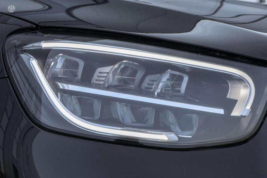 Black Mercedes-Benz GLC 300 2021 in Kaunas, with an engine capacity of 1.95 L and mileage of 187 thousand km for 28499 €, photo 14 on AUTOMOTO.COM.LV