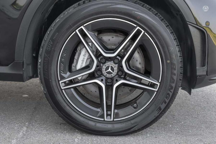 Black Mercedes-Benz GLC 300 2021 in Kaunas, with an engine capacity of 1.95 L and mileage of 187 thousand km for 28499 €, photo 20 on AUTOMOTO.COM.LV