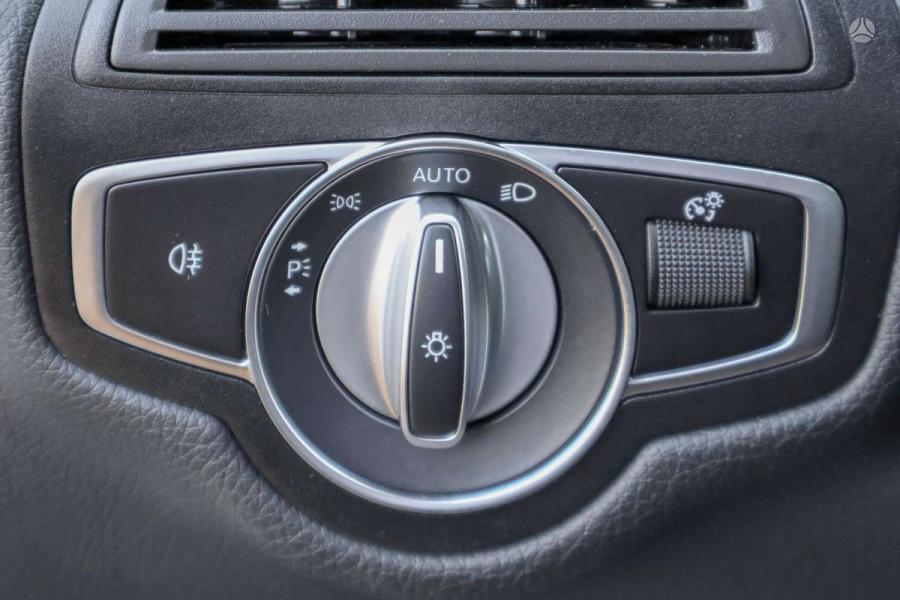 Black Mercedes-Benz GLC 300 2021 in Kaunas, with an engine capacity of 1.95 L and mileage of 187 thousand km for 28499 €, photo 26 on AUTOMOTO.COM.LV
