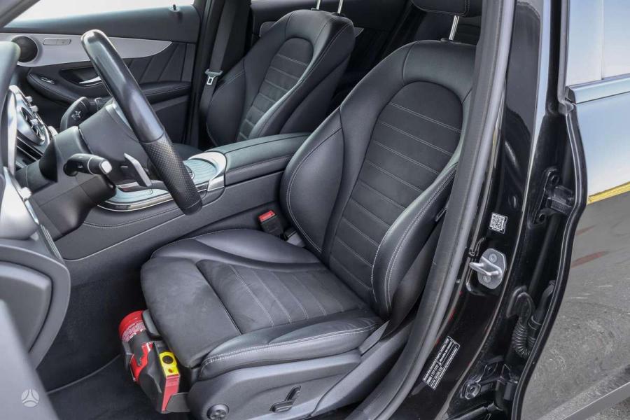 Black Mercedes-Benz GLC 300 2021 in Kaunas, with an engine capacity of 1.95 L and mileage of 187 thousand km for 28499 €, photo 30 on AUTOMOTO.COM.LV