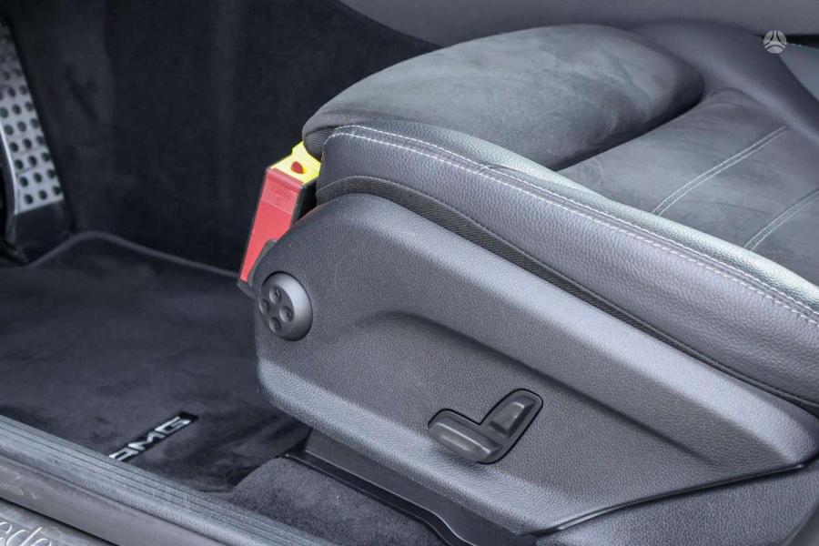 Black Mercedes-Benz GLC 300 2021 in Kaunas, with an engine capacity of 1.95 L and mileage of 187 thousand km for 28499 €, photo 31 on AUTOMOTO.COM.LV