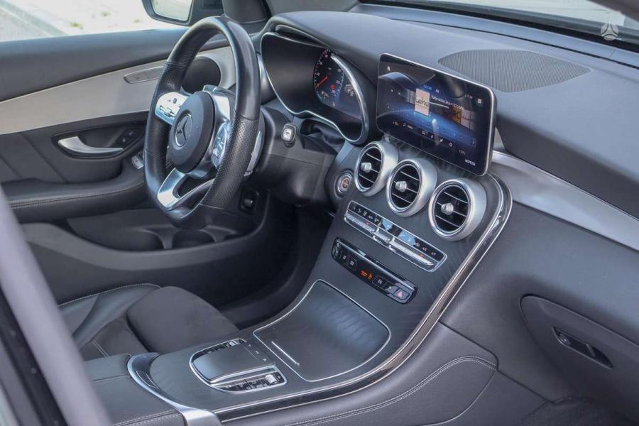Black Mercedes-Benz GLC 300 2021 in Kaunas, with an engine capacity of 1.95 L and mileage of 187 thousand km for 28499 €, photo 32 on AUTOMOTO.COM.LV