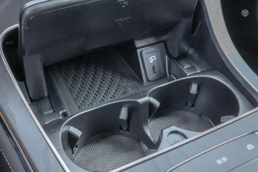 Black Mercedes-Benz GLC 300 2021 in Kaunas, with an engine capacity of 1.95 L and mileage of 187 thousand km for 28499 €, photo 36 on AUTOMOTO.COM.LV