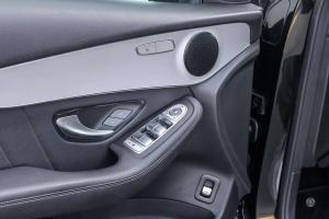 Black Mercedes-Benz GLC 300 2021 in Kaunas, with an engine capacity of 1.95 L and mileage of 187 thousand km for 28499 €, photo 41 on AUTOMOTO.COM.LV