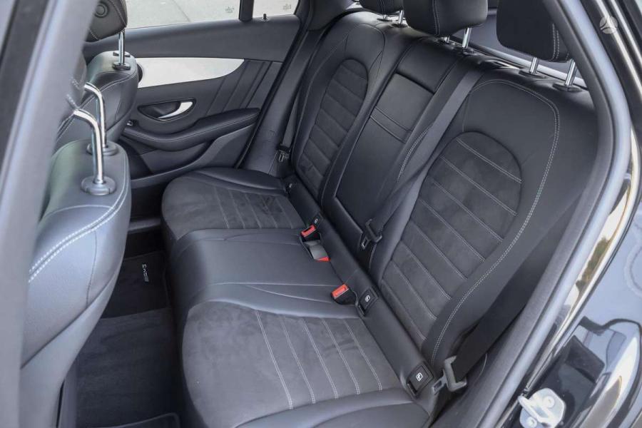 Black Mercedes-Benz GLC 300 2021 in Kaunas, with an engine capacity of 1.95 L and mileage of 187 thousand km for 28499 €, photo 45 on AUTOMOTO.COM.LV