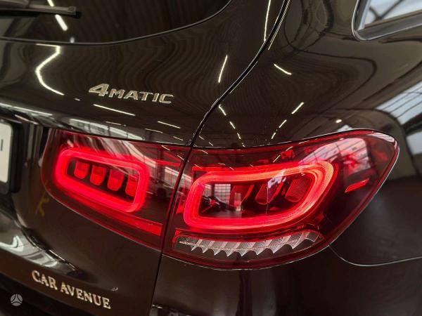 Melns Mercedes-Benz GLC 300 2021 Kauņa, ar dzinēja tilpumu 1.95 L un nobraukumu 217 tūkst. km par 27600 €, foto 8 vietnē AUTOMOTO.COM.LV