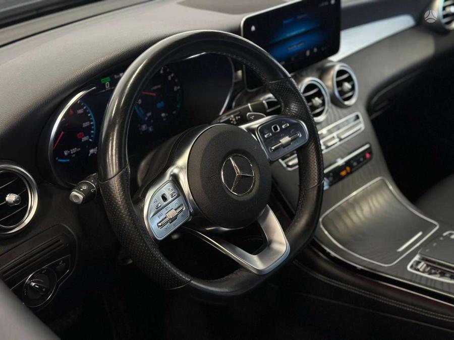 Черный Мерседес GLC 300 2021 в Каунас, объемом двигателя 1.95 л и пробегом 217 тыс. км за 27600 €, фото 10 на AUTOMOTO.COM.LV