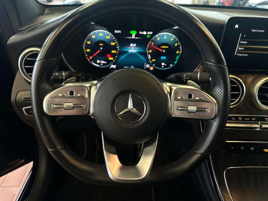 Черный Мерседес GLC 300 2021 в Каунас, объемом двигателя 1.95 л и пробегом 217 тыс. км за 27600 €, фото 18 на AUTOMOTO.COM.LV
