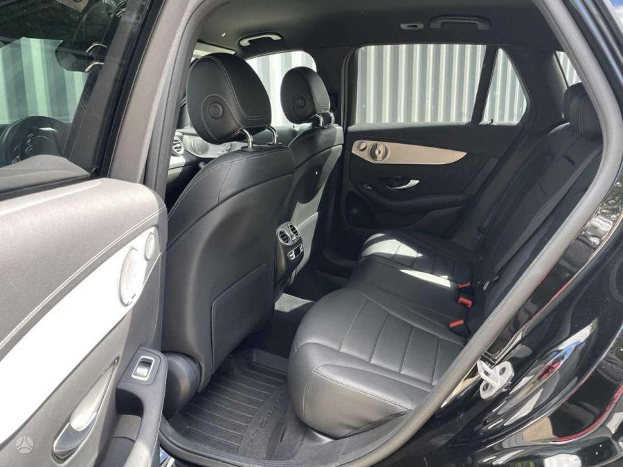 Melns Mercedes-Benz GLC 300 2021 Viļņa, ar dzinēja tilpumu 1.95 L un nobraukumu 156 tūkst. km par 35900 €, foto 9 vietnē AUTOMOTO.COM.LV