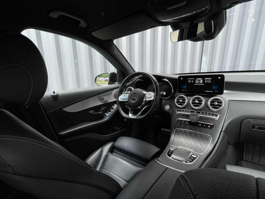 Melns Mercedes-Benz GLC 300 2021 Viļņa, ar dzinēja tilpumu 1.95 L un nobraukumu 156 tūkst. km par 35900 €, foto 12 vietnē AUTOMOTO.COM.LV