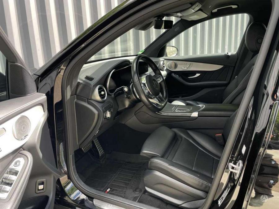 Melns Mercedes-Benz GLC 300 2021 Viļņa, ar dzinēja tilpumu 1.95 L un nobraukumu 156 tūkst. km par 35900 €, foto 13 vietnē AUTOMOTO.COM.LV